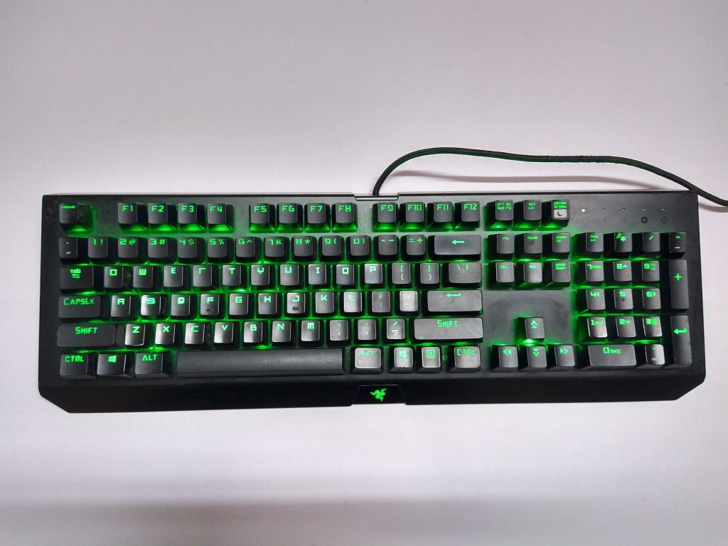 Razer BlackWidow X Chroma: Esports Gaming Keyboard – Military Grade ...