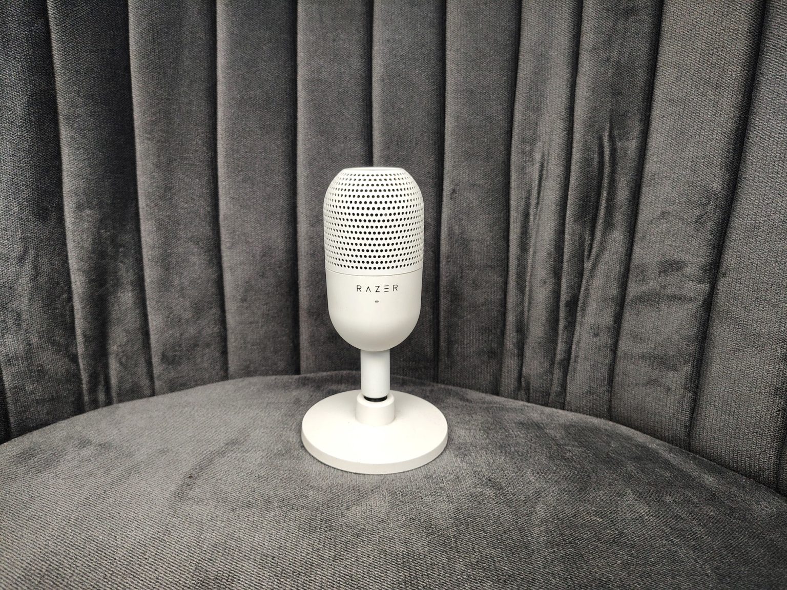 Razer Seiren V3 Mini USB Condenser Microphone (White) – Pak Gaming Store